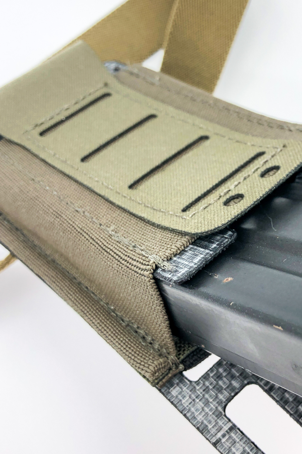 UNOBTAINIUM GEAR SLEDS M4/AR MAGAZINE POUCH | REALMENT